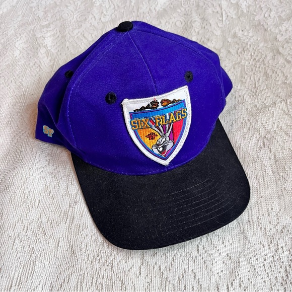Vintage | Accessories | Vtg Six Flags Bugs Bunny Looney Toons Snapback ...